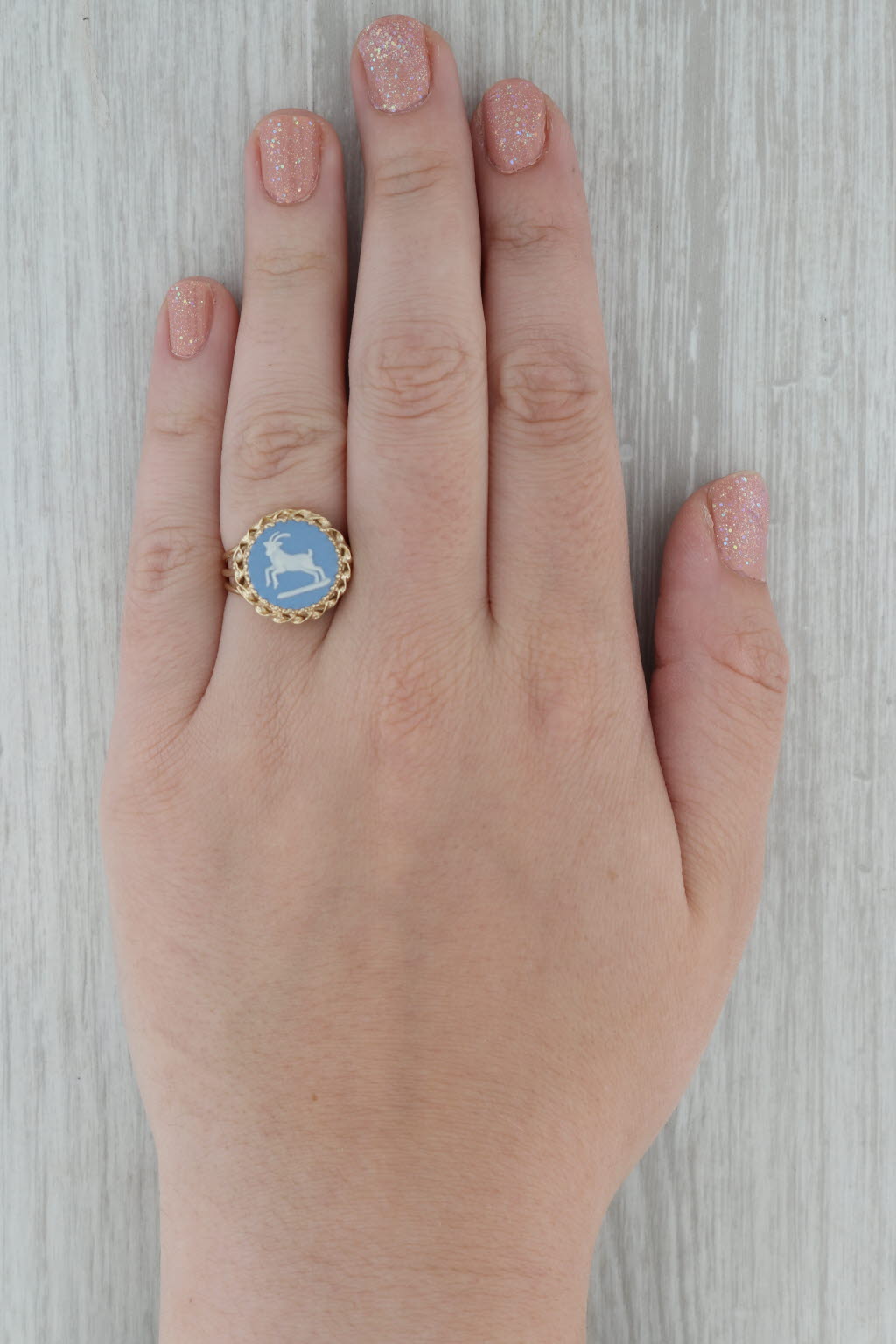 Blue White Wedgewood Ram Cameo Ring 14k Yellow Gold Size 7.75
